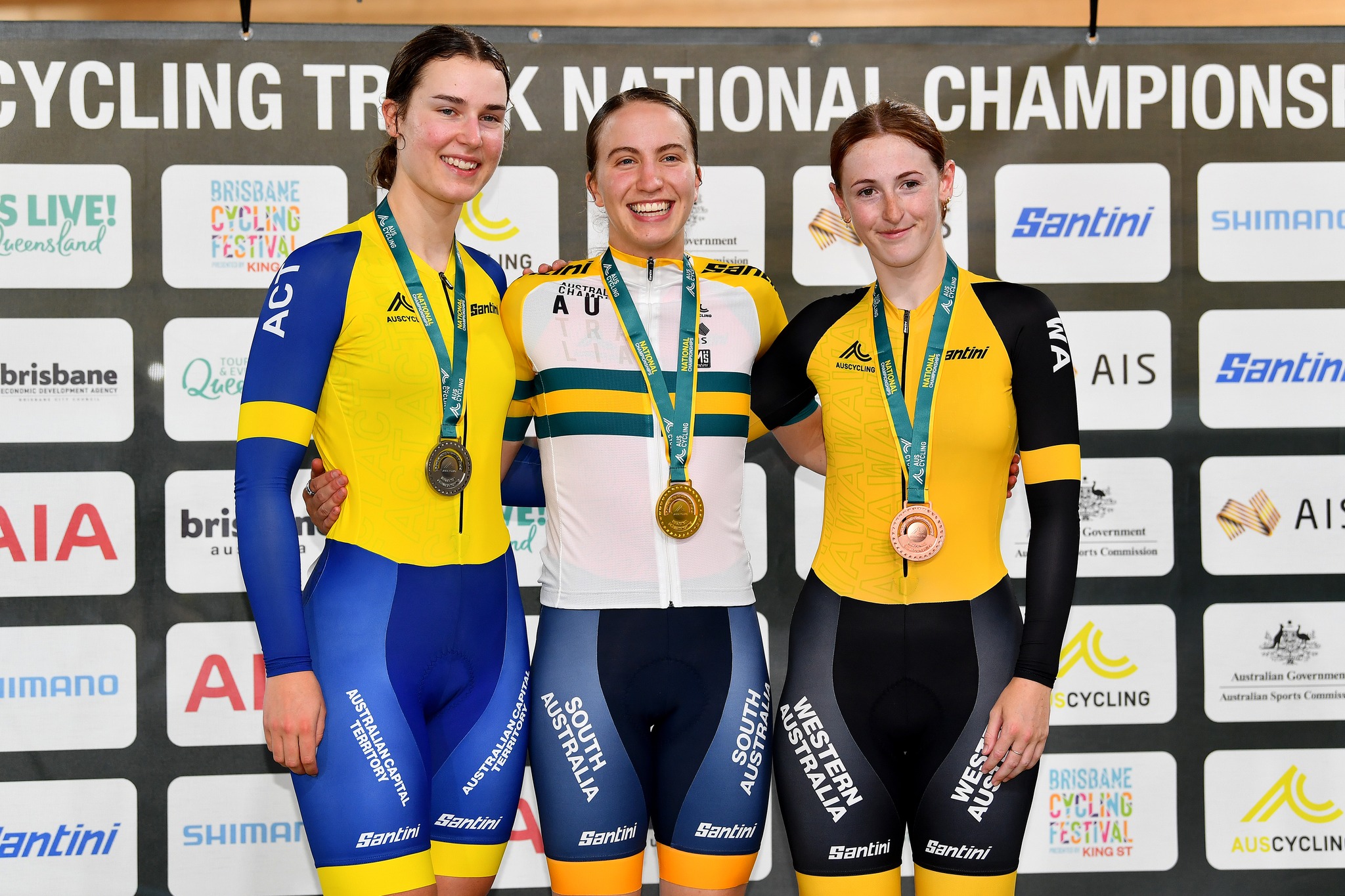 Sophie Edwards takes home women's individual pursuit crown at # ...